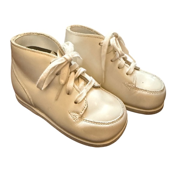 Stride Rite | Shoes | Vintage Stride Rite White Leather Lace Up Toddler ...